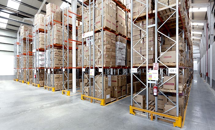 Types of Industrial Racking for the Warehouse: Classification | AR Racking Types of Industrial Racking for the Warehouse: Classification | AR Racking